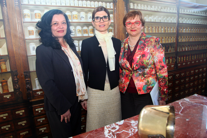 Otvaranjem izložbe „ Apoteka s početka veka" Muzej za istoriju ...